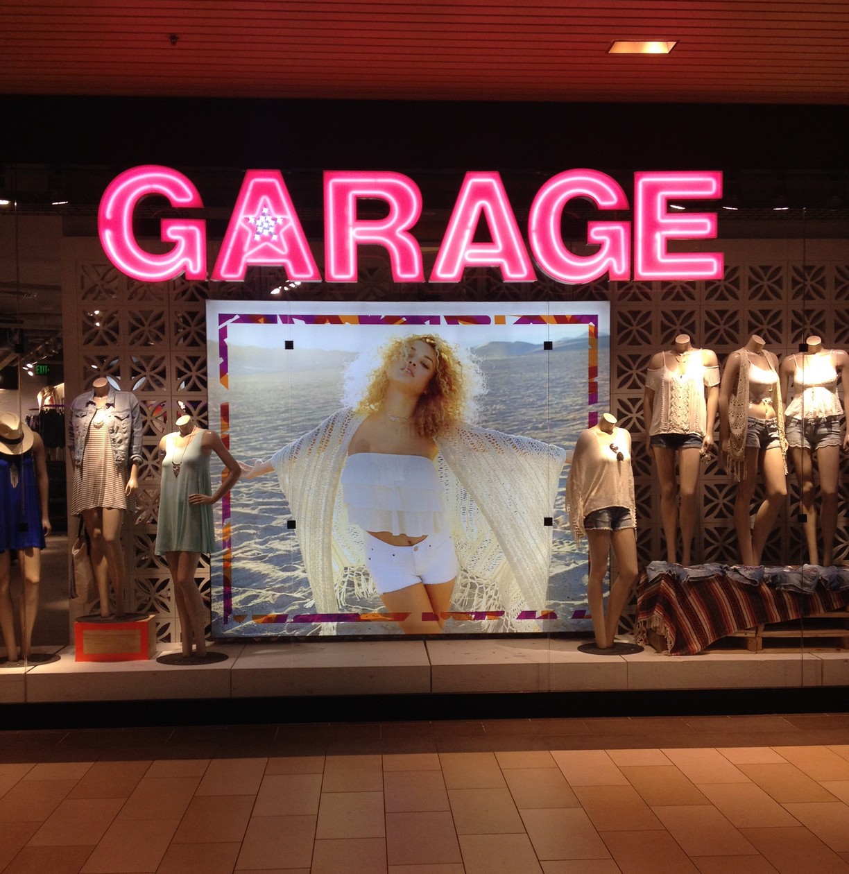 Our work | Montreal Neon Signs