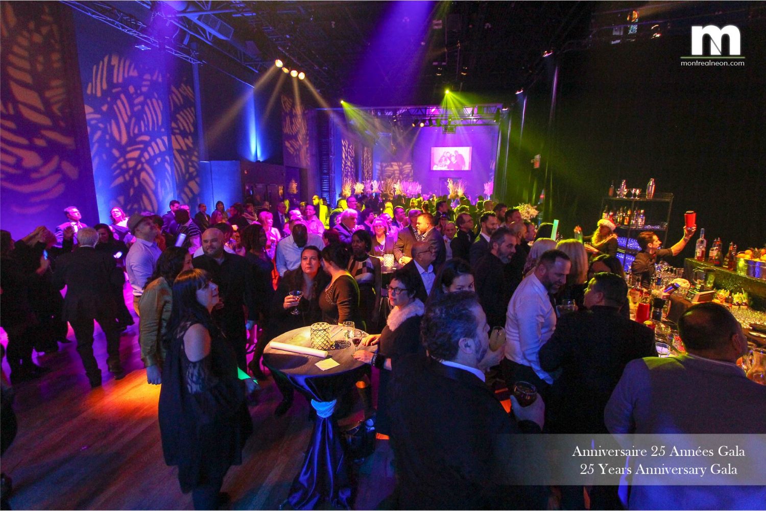 Enseigne Montreal Neon vous dit, merci! | Montreal Neon Signs